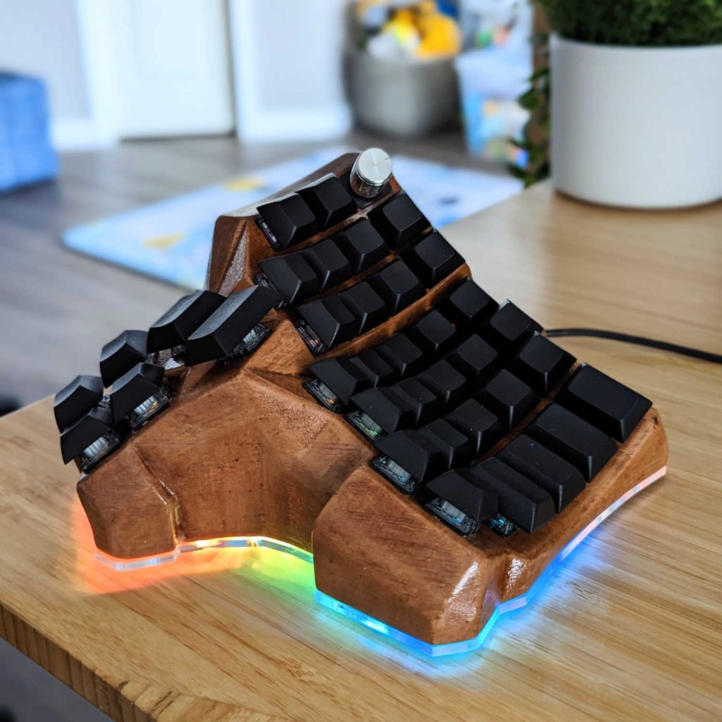Looking at Some of the Most Popular Ergonomic, Mechanical Keyboards and ...
